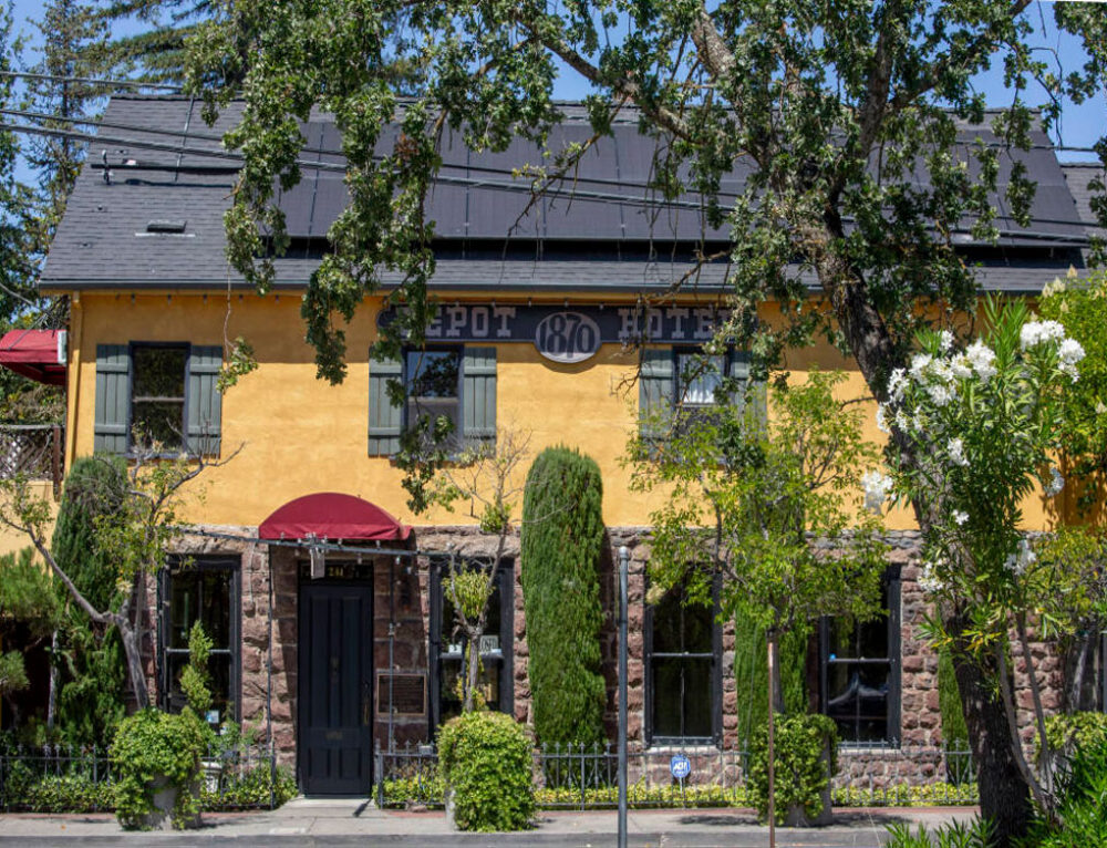 Sonoma Grill • Sonoma Plaza Visitor's Guide